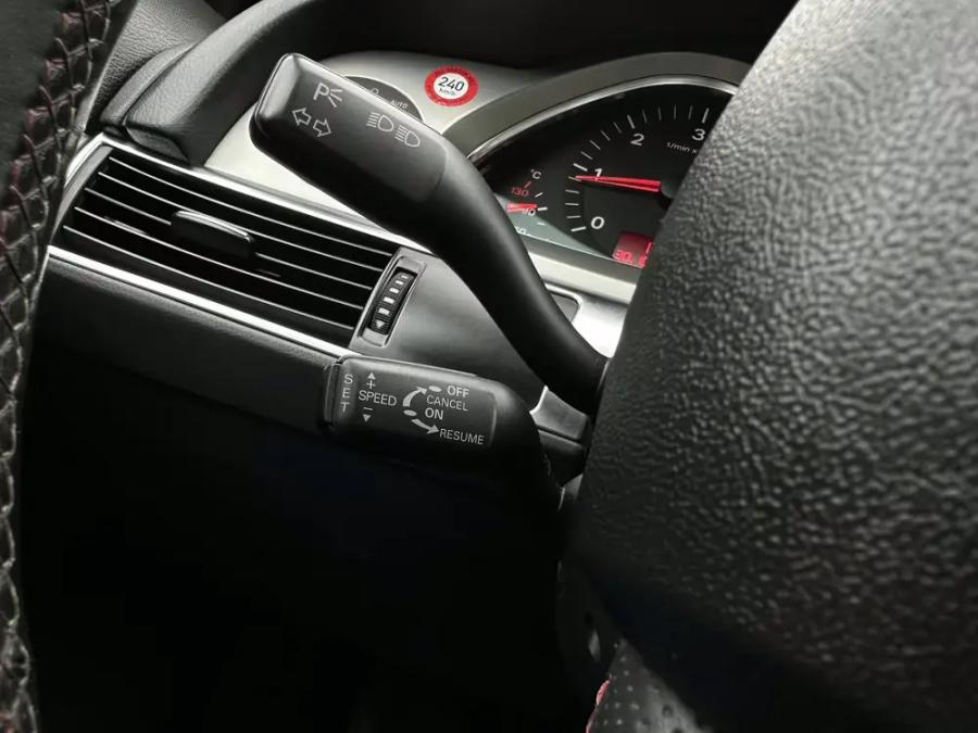 Black Audi A6 2006 in Riga, with an engine capacity of 3.00 L and mileage of 289 thousand km for 4390 €, photo 28 on AUTOMOTO.COM.LV
