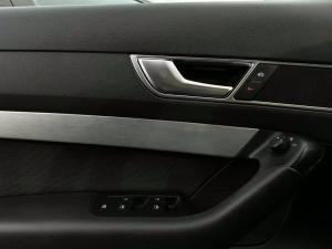Black Audi A6 2006 in Riga, with an engine capacity of 3.00 L and mileage of 289 thousand km for 4390 €, photo 30 on AUTOMOTO.COM.LV