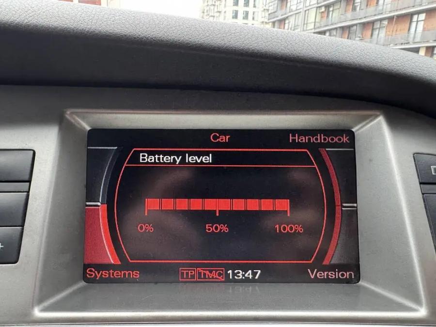 Black Audi A6 2006 in Riga, with an engine capacity of 3.00 L and mileage of 396 thousand km for 4990 €, photo 12 on AUTOMOTO.COM.LV