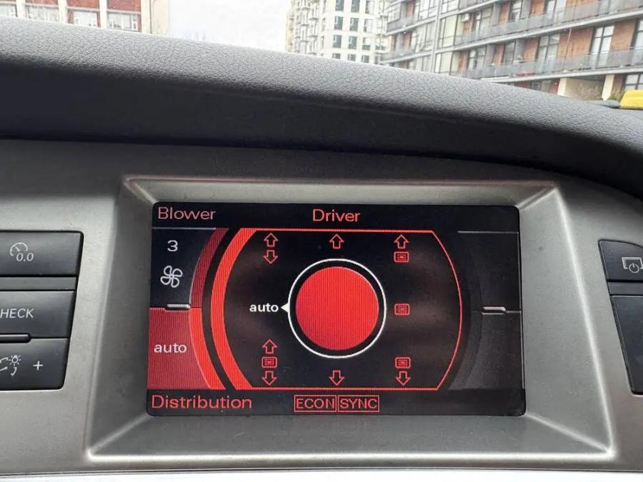 Black Audi A6 2006 in Riga, with an engine capacity of 3.00 L and mileage of 396 thousand km for 4990 €, photo 14 on AUTOMOTO.COM.LV