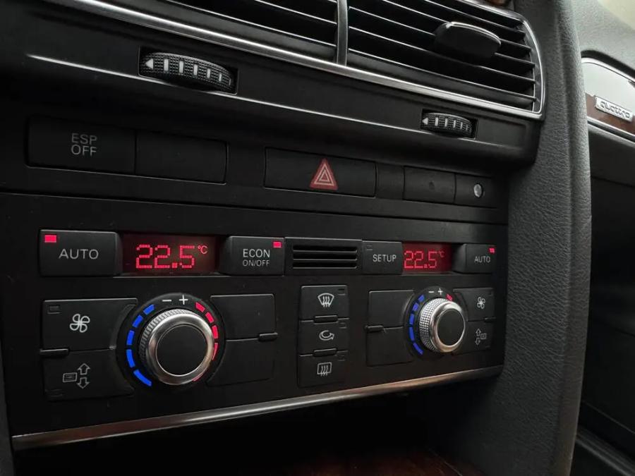 Black Audi A6 2006 in Riga, with an engine capacity of 3.00 L and mileage of 396 thousand km for 4990 €, photo 15 on AUTOMOTO.COM.LV