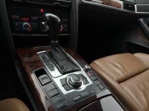 Black Audi A6 2006 in Riga, with an engine capacity of 3.00 L and mileage of 396 thousand km for 4990 €, photo 16 on AUTOMOTO.COM.LV