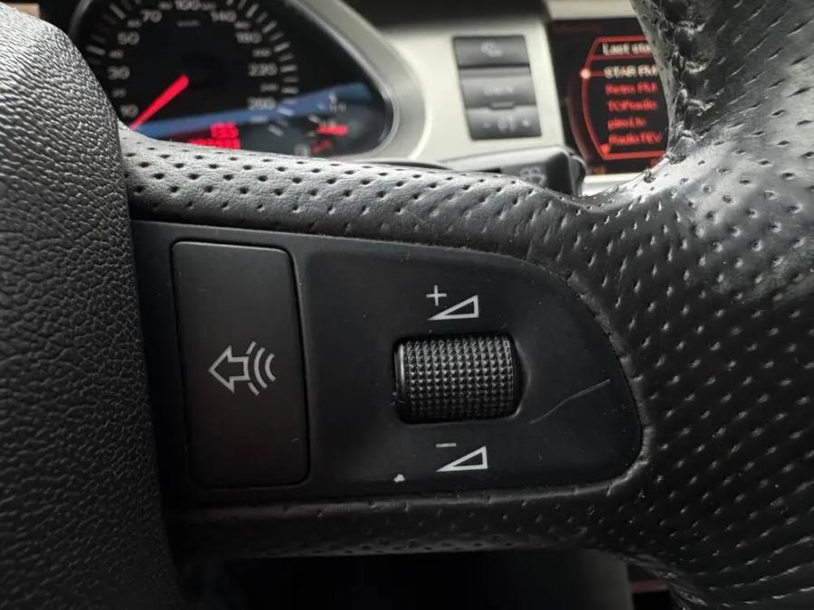 Black Audi A6 2006 in Riga, with an engine capacity of 3.00 L and mileage of 396 thousand km for 4990 €, photo 19 on AUTOMOTO.COM.LV