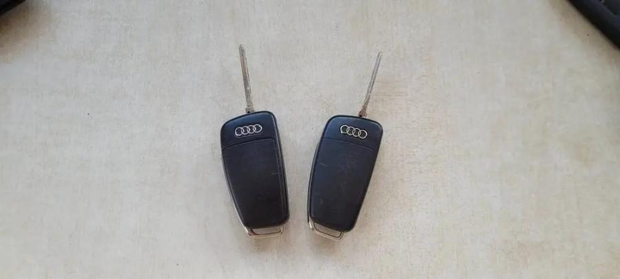 Black Audi A6 2006 in Riga, with an engine capacity of 3.00 L and mileage of 268 thousand km for 3500 €, photo 25 on AUTOMOTO.COM.LV