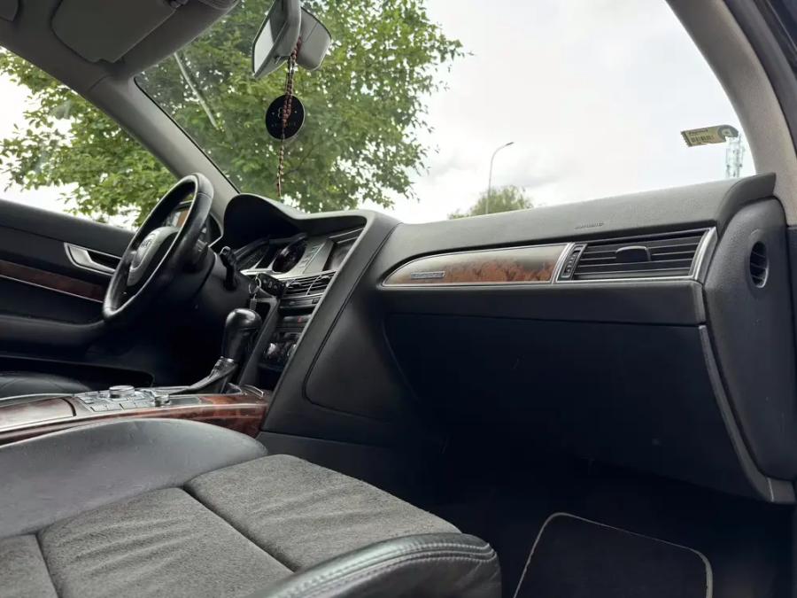 Black Audi A6 2006 in Riga, with an engine capacity of 3.00 L and mileage of 387 thousand km for 3990 €, photo 9 on AUTOMOTO.COM.LV