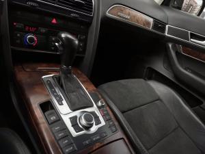 Black Audi A6 2006 in Riga, with an engine capacity of 3.00 L and mileage of 387 thousand km for 3990 €, photo 13 on AUTOMOTO.COM.LV