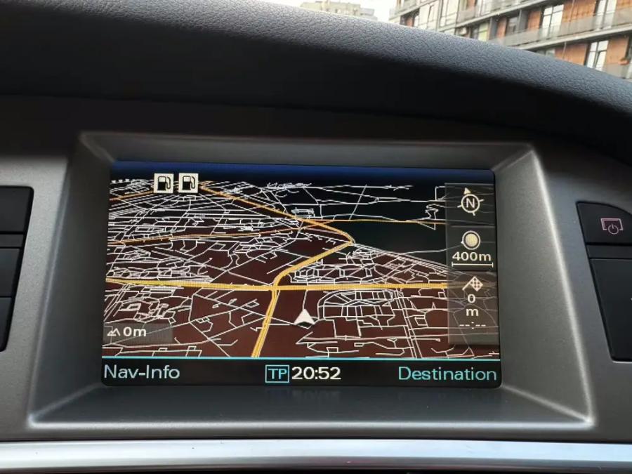 Black Audi A6 2006 in Riga, with an engine capacity of 3.00 L and mileage of 387 thousand km for 3990 €, photo 15 on AUTOMOTO.COM.LV