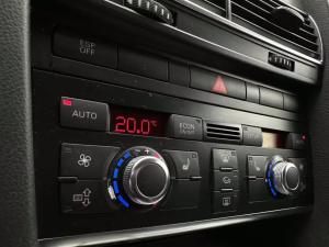 Black Audi A6 2006 in Riga, with an engine capacity of 3.00 L and mileage of 339 thousand km for 3290 €, photo 16 on AUTOMOTO.COM.LV