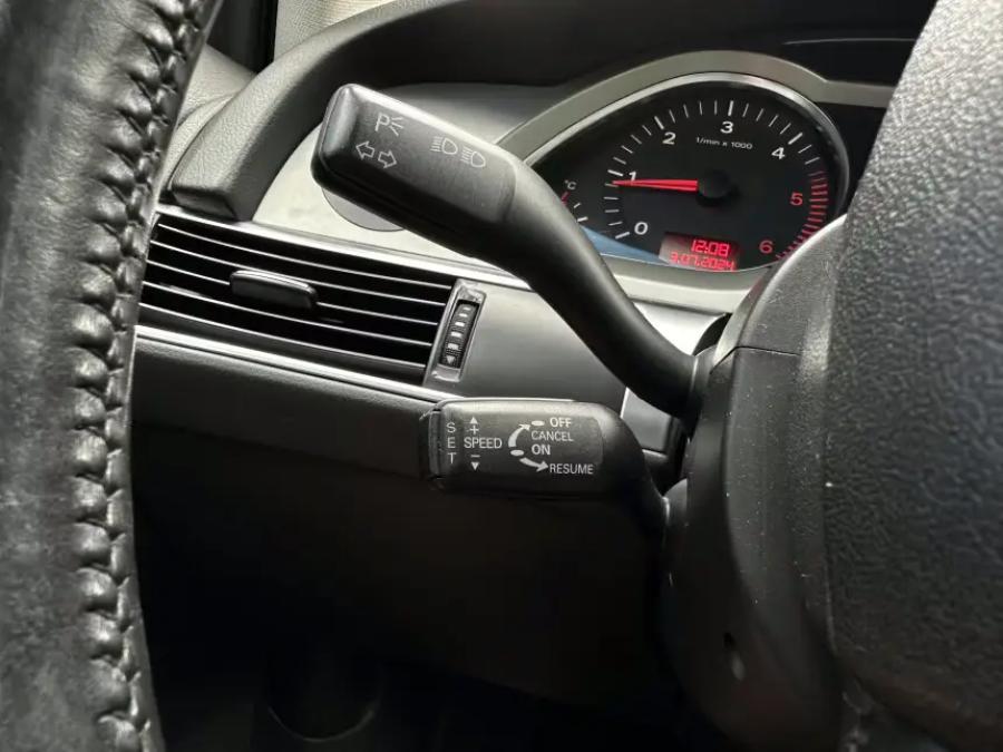 Black Audi A6 2006 in Riga, with an engine capacity of 3.00 L and mileage of 339 thousand km for 3290 €, photo 24 on AUTOMOTO.COM.LV