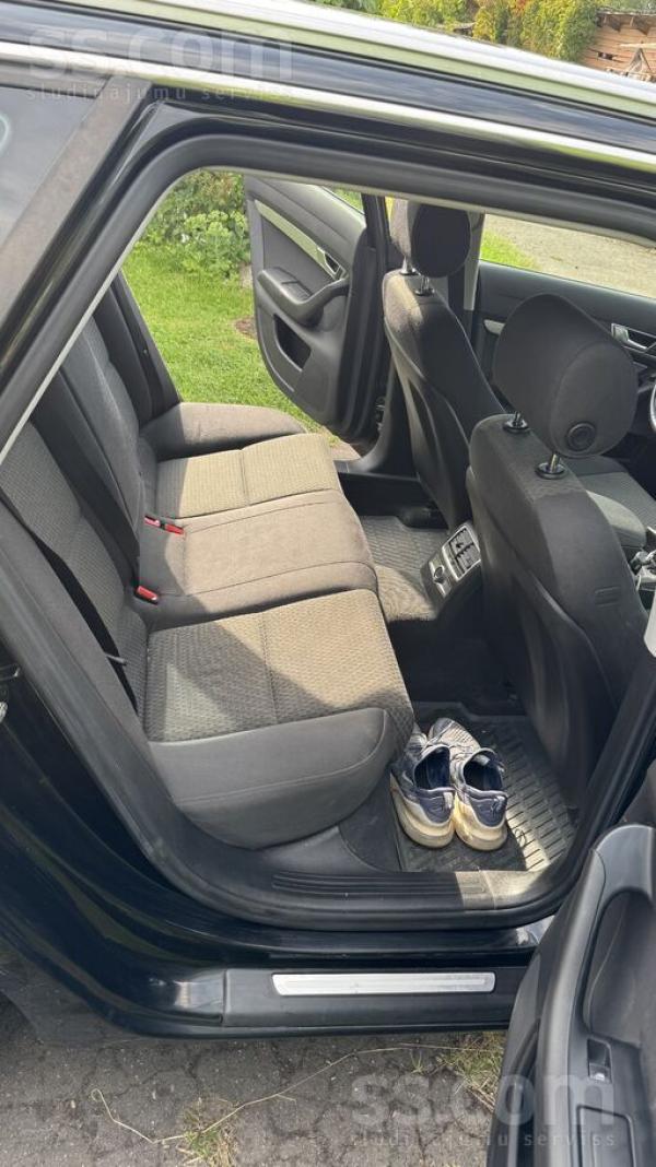 Melns Audi A6 2006 Rīga, ar dzinēja tilpumu 2.40 L un nobraukumu 243 tūkst. km par 3200 €, foto 6 vietnē AUTOMOTO.COM.LV