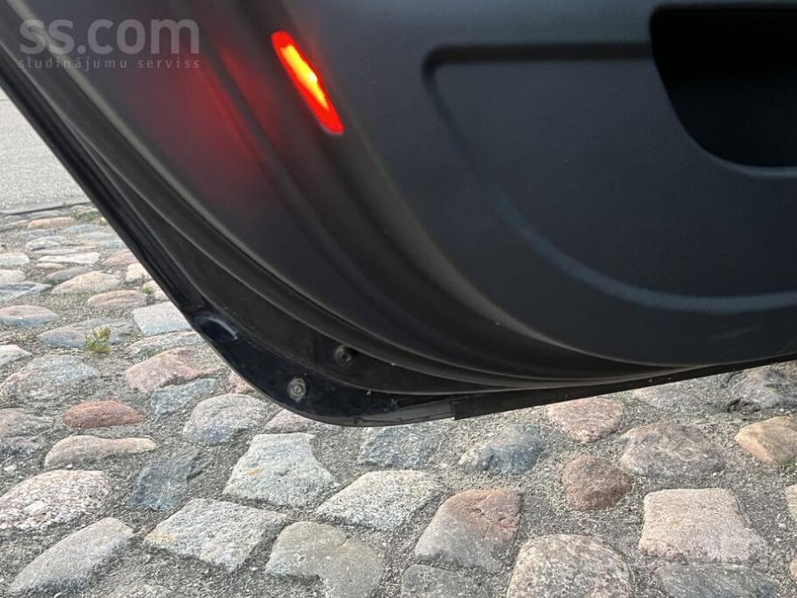 Melns Audi A6 2006 Rīga, ar dzinēja tilpumu 3.00 L un nobraukumu 365 tūkst. km par 4499 €, foto 9 vietnē AUTOMOTO.COM.LV