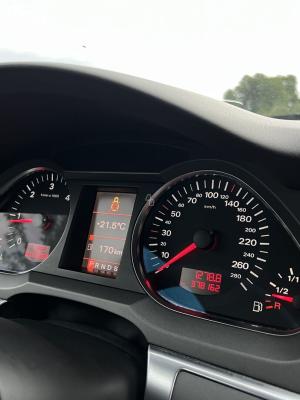 Black Audi A6 2006 in Siauliai, with an engine capacity of 3.00 L and mileage of 378 thousand km for 2699 €, photo 16 on AUTOMOTO.COM.LV