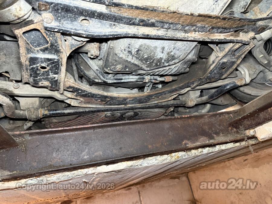 Melns Audi A6 2006 Tartu, ar dzinēja tilpumu 3.00 L un nobraukumu 353 tūkst. km par 2700 €, foto 22 vietnē AUTOMOTO.COM.LV
