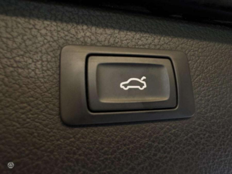 Melns Audi A6 2006 Viļņa, ar dzinēja tilpumu 2.97 L un nobraukumu 332 tūkst. km par 4000 €, foto 18 vietnē AUTOMOTO.COM.LV
