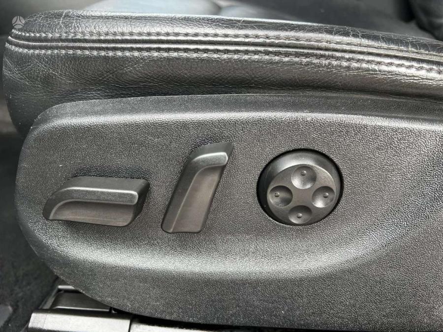 Black Audi A6 2006 in Ukmerge, with an engine capacity of 2.70 L and mileage of 293 thousand km for 2550 €, photo 21 on AUTOMOTO.COM.LV