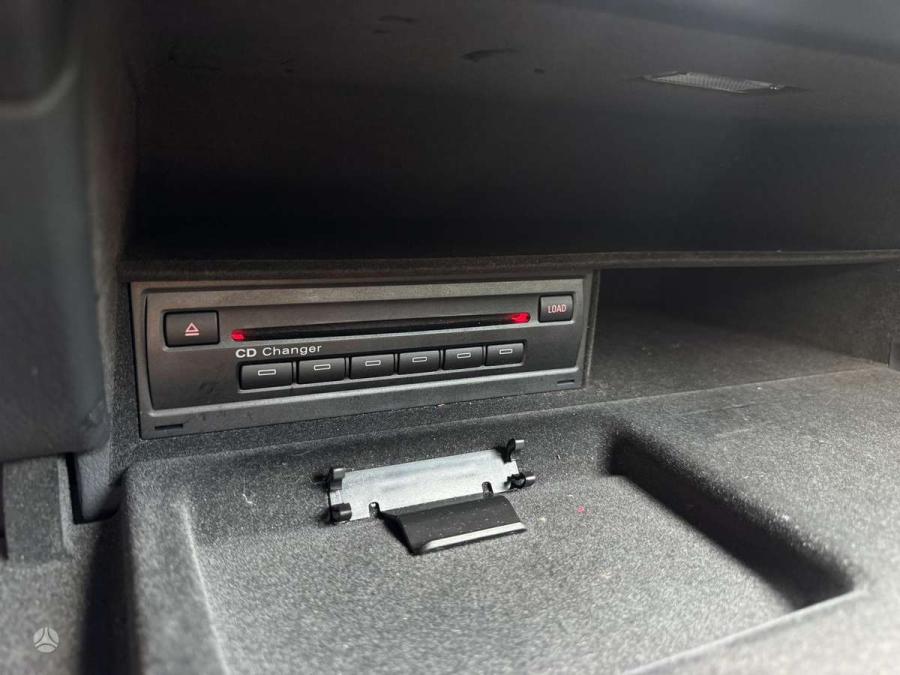 Black Audi A6 2006 in Alytus, with an engine capacity of 3.00 L and mileage of 264 thousand km for 3350 €, photo 27 on AUTOMOTO.COM.LV