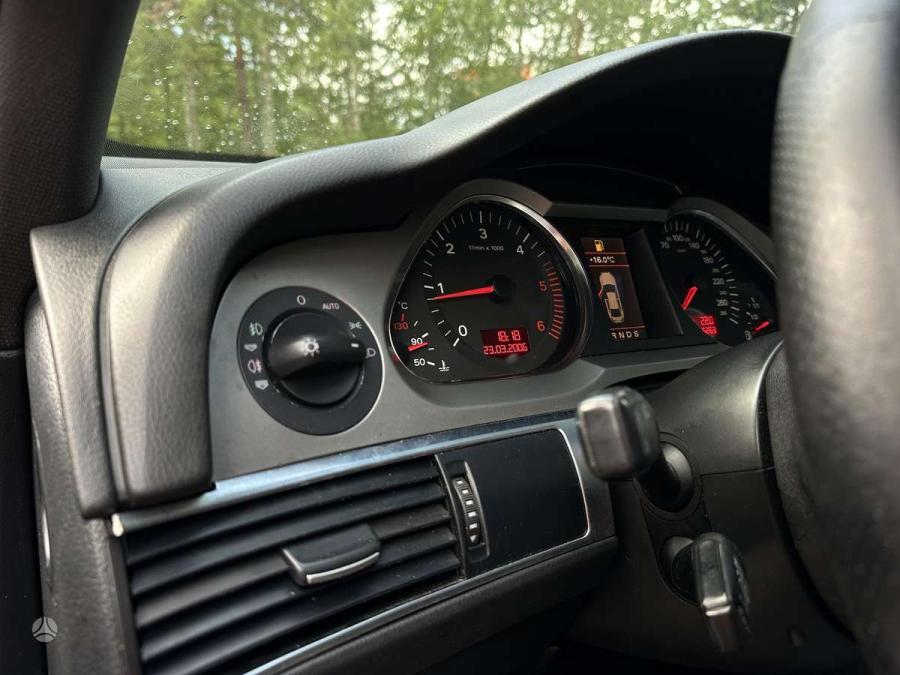 Black Audi A6 2006 in Vilnius, with an engine capacity of 2.70 L and mileage of 350 thousand km for 2499 €, photo 25 on AUTOMOTO.COM.LV