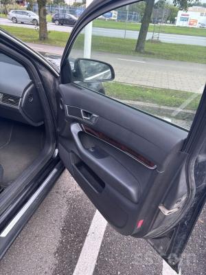 Melns Audi A6 2006 Rīga, ar dzinēja tilpumu 3.00 L un nobraukumu 374 tūkst. km par 2800 €, foto 10 vietnē AUTOMOTO.COM.LV