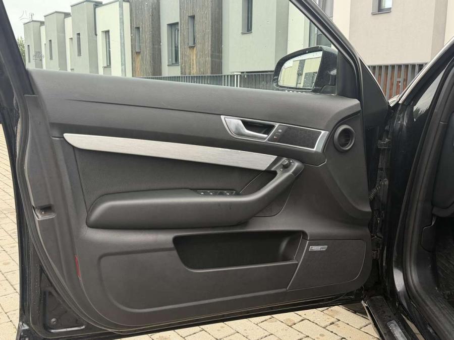 Black Audi A6 2006 in Vilnius, with an engine capacity of 2.70 L and mileage of 325 thousand km for 2300 €, photo 7 on AUTOMOTO.COM.LV