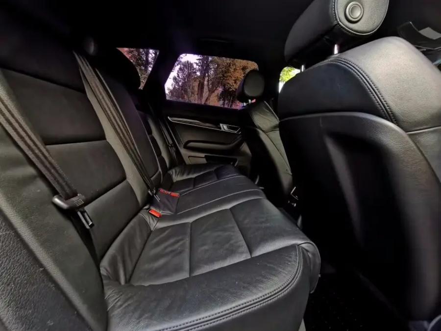 Black Audi A6 2007 in Riga, with an engine capacity of 3.00 L and mileage of 212 thousand km for 6100 €, photo 17 on AUTOMOTO.COM.LV