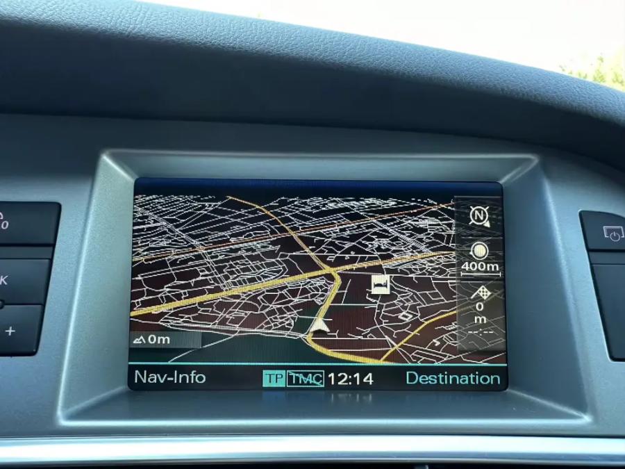 Black Audi A6 2007 in Riga, with an engine capacity of 3.00 L and mileage of 313 thousand km for 3990 €, photo 32 on AUTOMOTO.COM.LV