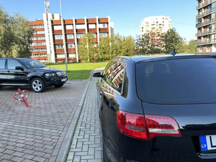 Black Audi A6 2007 in Riga, with an engine capacity of 3.00 L and mileage of 412 thousand km for 3690 €, photo 9 on AUTOMOTO.COM.LV