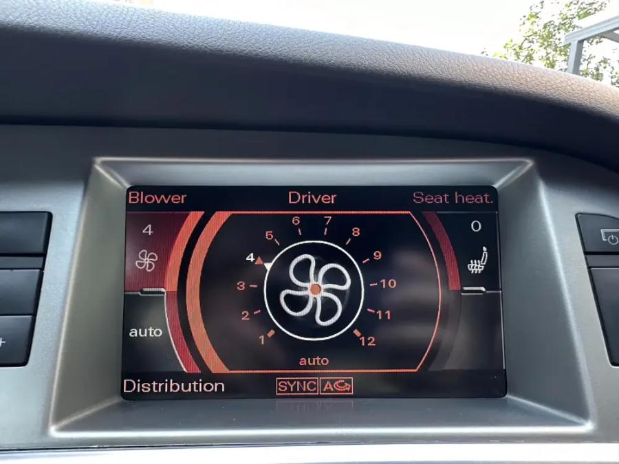 Black Audi A6 2007 in Riga, with an engine capacity of 3.00 L and mileage of 412 thousand km for 3690 €, photo 19 on AUTOMOTO.COM.LV