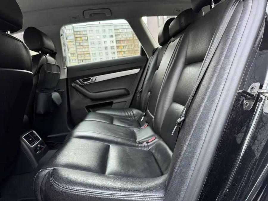 Black Audi A6 2007 in Riga, with an engine capacity of 3.00 L and mileage of 302 thousand km for 3990 €, photo 9 on AUTOMOTO.COM.LV