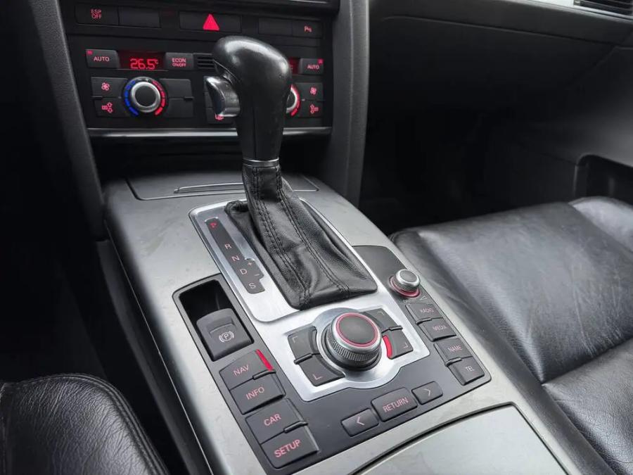 Black Audi A6 2007 in Riga, with an engine capacity of 3.00 L and mileage of 302 thousand km for 3990 €, photo 20 on AUTOMOTO.COM.LV