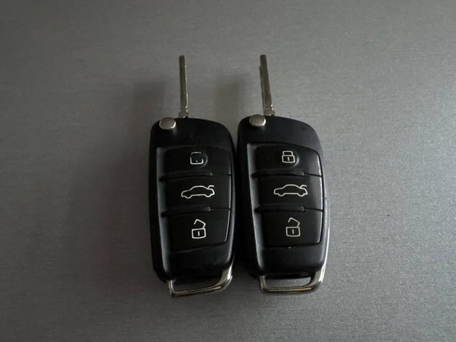 Black Audi A6 2007 in Riga, with an engine capacity of 3.00 L and mileage of 302 thousand km for 3990 €, photo 27 on AUTOMOTO.COM.LV
