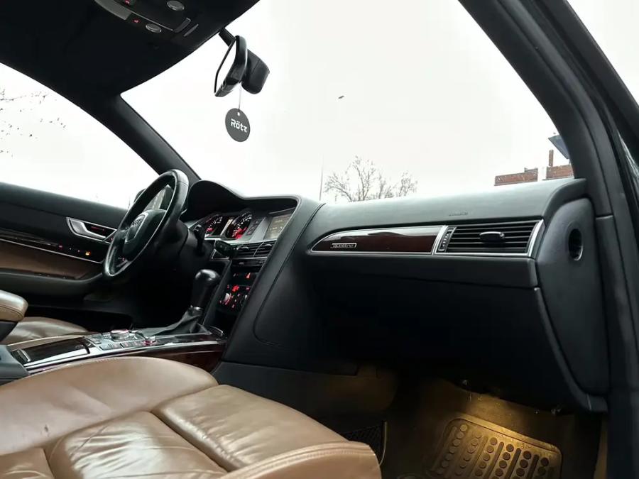 Black Audi A6 2007 in Riga, with an engine capacity of 3.00 L and mileage of 323 thousand km for 3990 €, photo 12 on AUTOMOTO.COM.LV