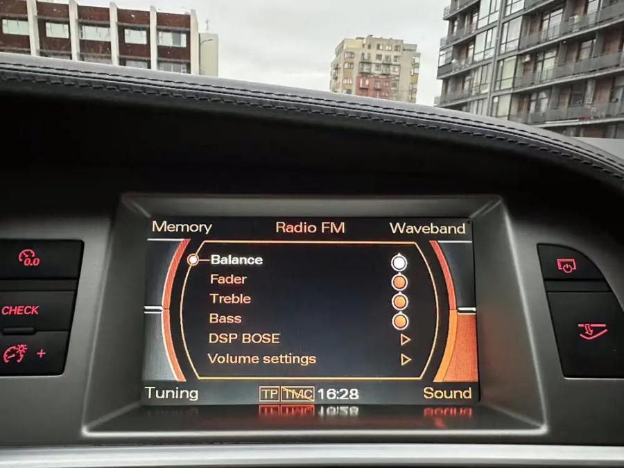 Black Audi A6 2007 in Riga, with an engine capacity of 3.00 L and mileage of 323 thousand km for 3990 €, photo 25 on AUTOMOTO.COM.LV