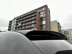 Black Audi A6 2007 in Riga, with an engine capacity of 3.00 L and mileage of 388 thousand km for 3490 €, photo 13 on AUTOMOTO.COM.LV