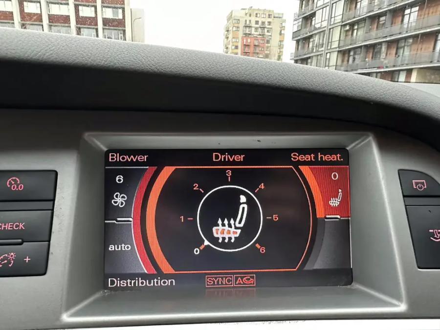 Black Audi A6 2007 in Riga, with an engine capacity of 3.00 L and mileage of 388 thousand km for 3490 €, photo 22 on AUTOMOTO.COM.LV