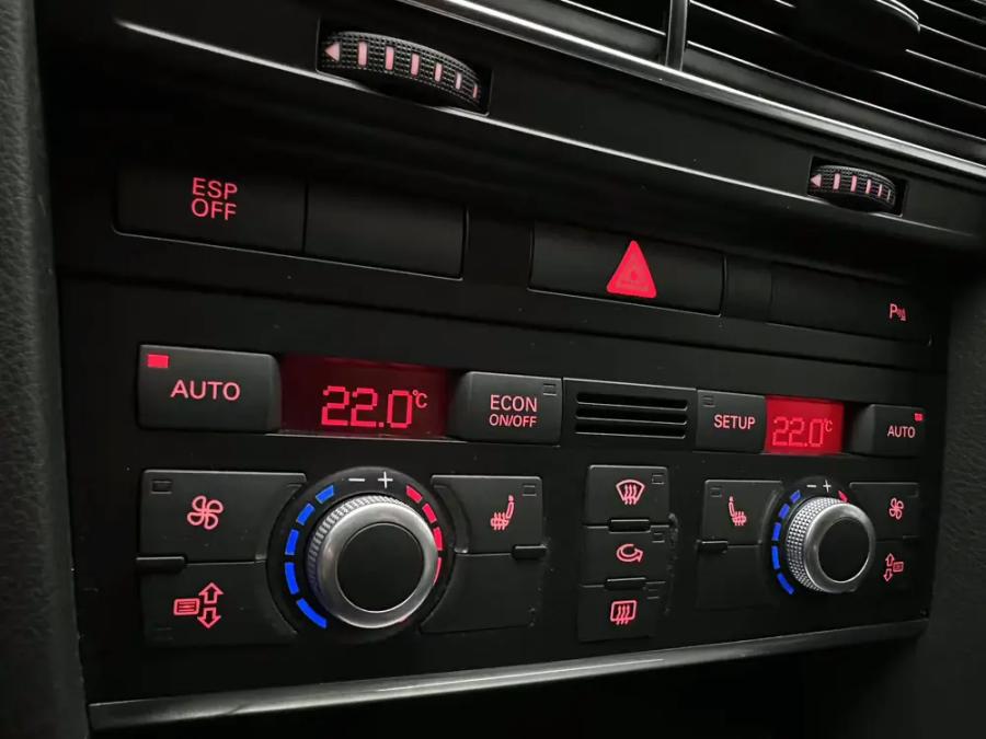 Black Audi A6 2007 in Riga, with an engine capacity of 3.00 L and mileage of 388 thousand km for 3490 €, photo 34 on AUTOMOTO.COM.LV