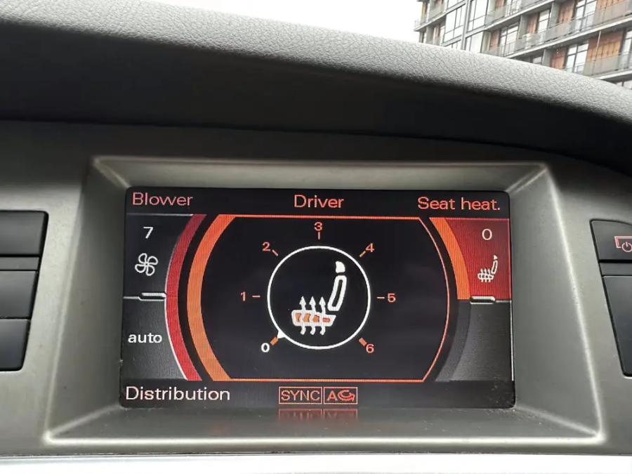 Black Audi A6 2007 in Riga, with an engine capacity of 3.00 L and mileage of 405 thousand km for 2490 €, photo 13 on AUTOMOTO.COM.LV