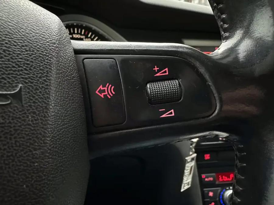Black Audi A6 2007 in Riga, with an engine capacity of 3.00 L and mileage of 405 thousand km for 2490 €, photo 21 on AUTOMOTO.COM.LV