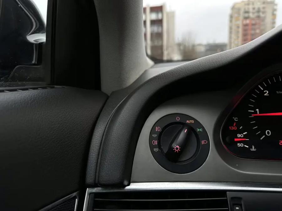 Black Audi A6 2007 in Riga, with an engine capacity of 3.00 L and mileage of 405 thousand km for 2490 €, photo 24 on AUTOMOTO.COM.LV