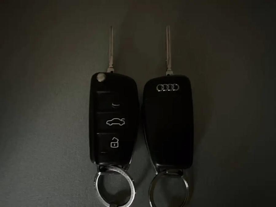 Black Audi A6 2007 in Riga, with an engine capacity of 3.00 L and mileage of 405 thousand km for 2490 €, photo 25 on AUTOMOTO.COM.LV