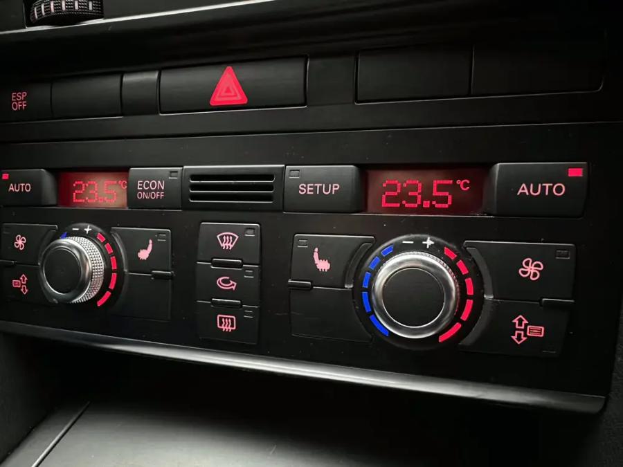 Melns Audi A6 2007 Rīga, ar dzinēja tilpumu 3.00 L un nobraukumu 398 tūkst. km par 3990 €, foto 24 vietnē AUTOMOTO.COM.LV