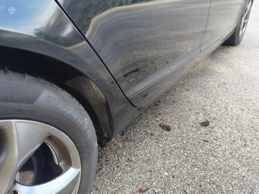 Black Audi A6 2007 in Druskininkai, with an engine capacity of 1.97 L and mileage of 335 thousand km for 2500 €, photo 15 on AUTOMOTO.COM.LV