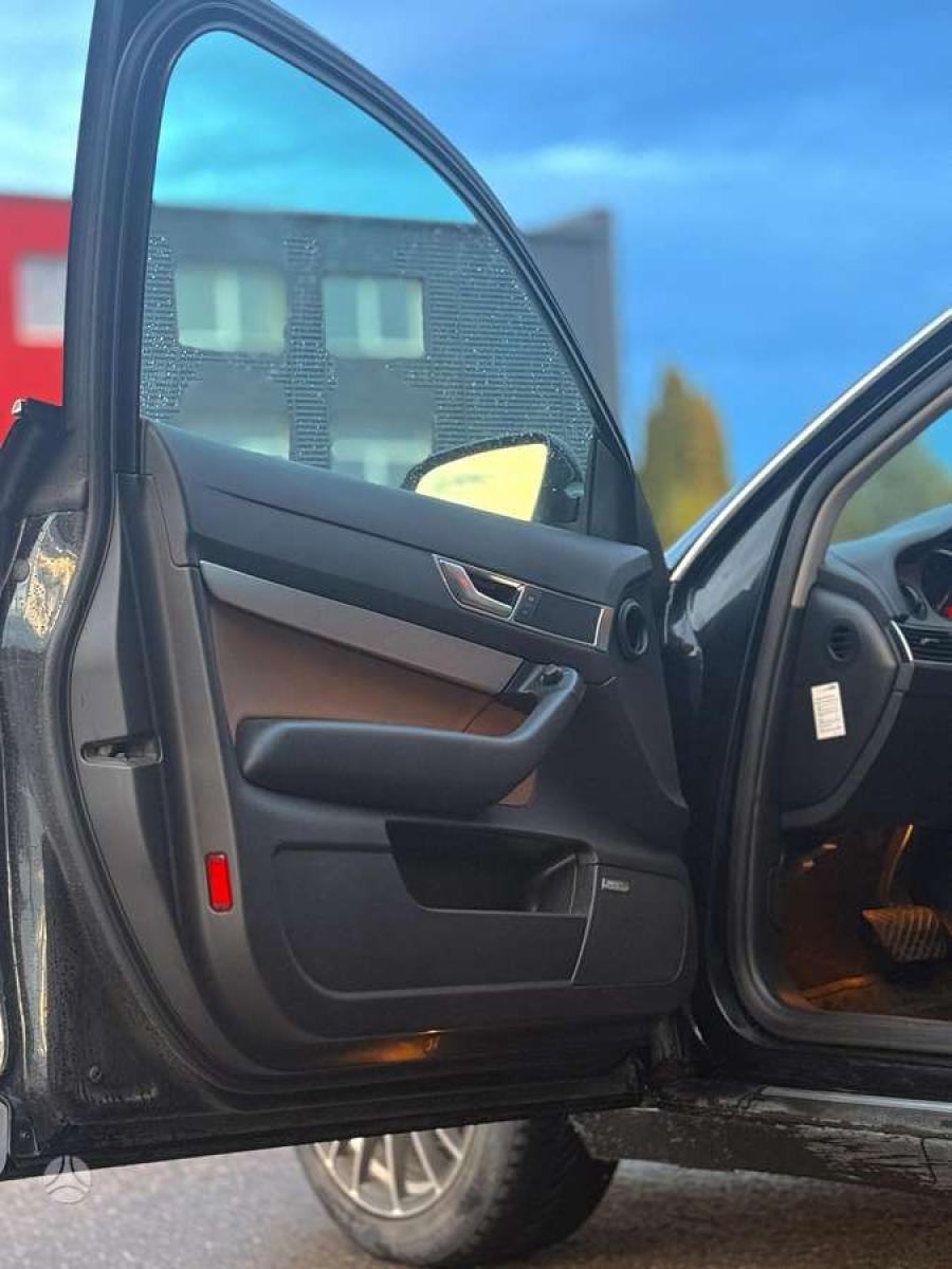 Melns Audi A6 2007 Mažeikiai, ar dzinēja tilpumu 2.70 L un nobraukumu 453 tūkst. km par 2950 €, foto 9 vietnē AUTOMOTO.COM.LV