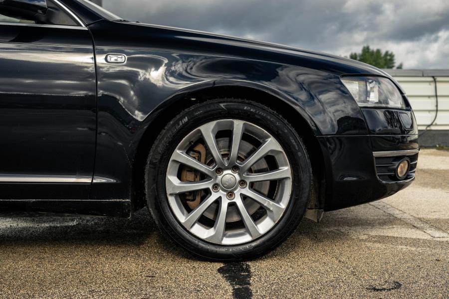 Black Audi A6 2007 in Riga, with an engine capacity of 2.70 L and mileage of 275 thousand km for 3499 €, photo 8 on AUTOMOTO.COM.LV