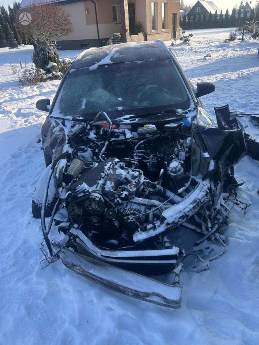 Black Audi A6 2008 in Pasvalys, with an engine capacity of 1.97 L and mileage of 300 thousand km for 700 €, photo 5 on AUTOMOTO.COM.LV
