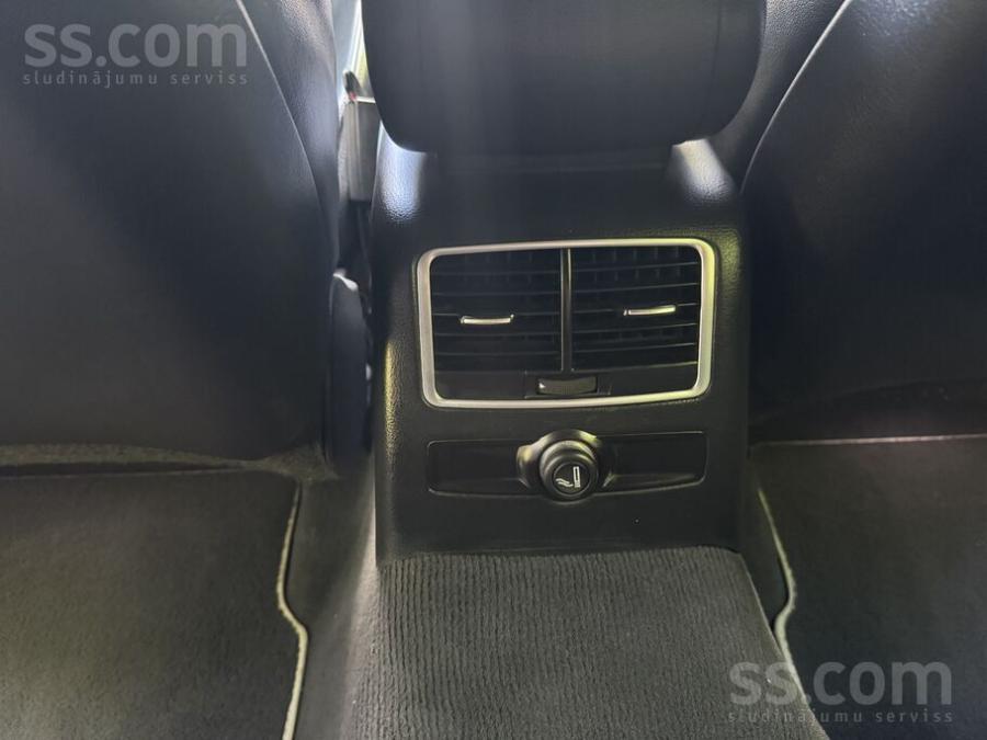 Black Audi A6 2008 in Riga, with an engine capacity of 3.00 L and mileage of 324 thousand km for 6700 €, photo 21 on AUTOMOTO.COM.LV