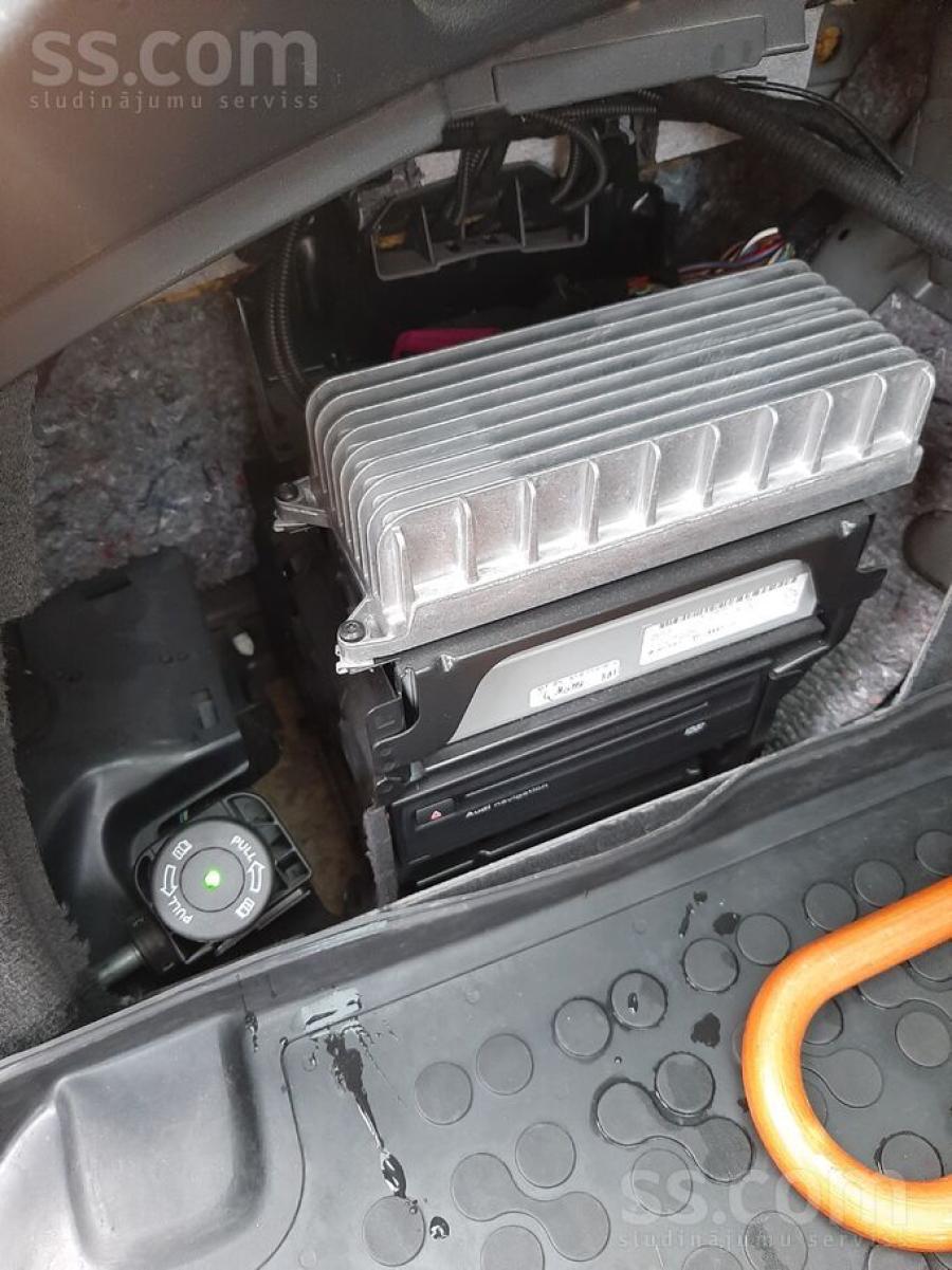 Melns Audi A6 2008 Talsi, ar dzinēja tilpumu 2.00 L un nobraukumu 383 tūkst. km par 4200 €, foto 15 vietnē AUTOMOTO.COM.LV