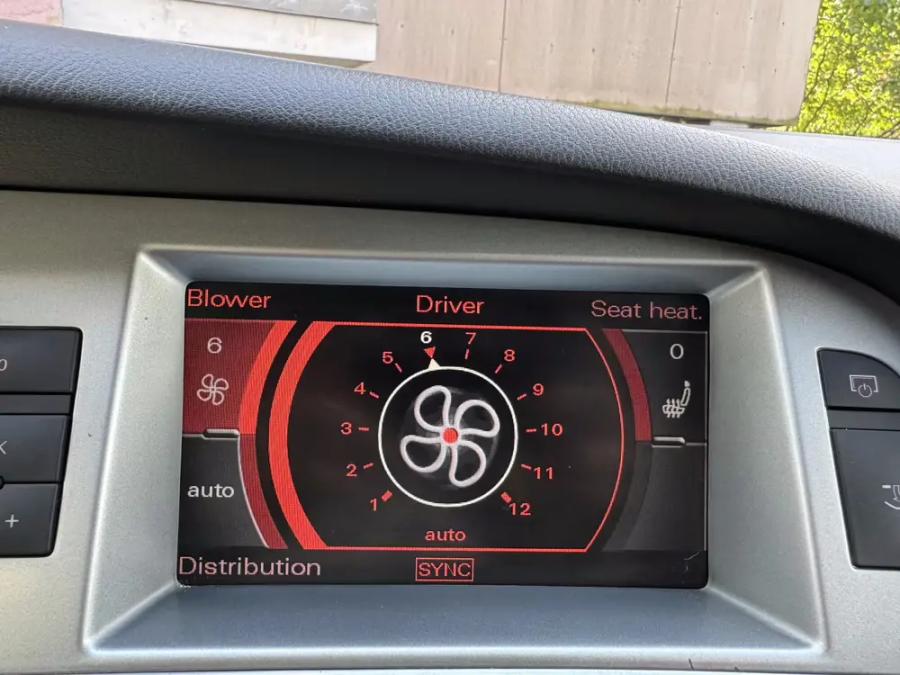 Black Audi A6 2008 in Riga, with an engine capacity of 3.00 L and mileage of 350 thousand km for 4490 €, photo 26 on AUTOMOTO.COM.LV