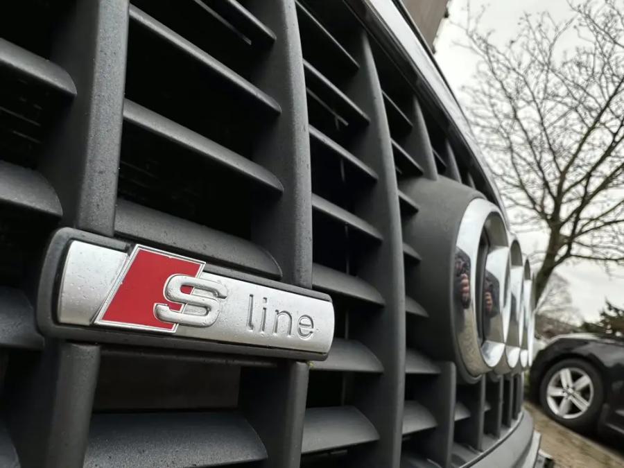 Black Audi A6 2008 in Riga, with an engine capacity of 3.00 L and mileage of 374 thousand km for 4990 €, photo 8 on AUTOMOTO.COM.LV