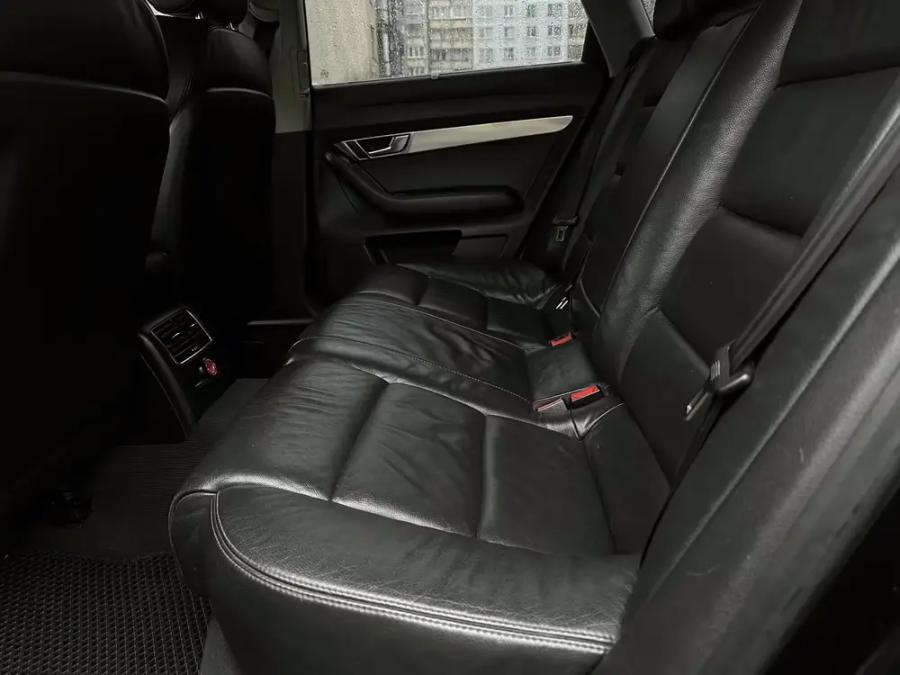 Black Audi A6 2008 in Riga, with an engine capacity of 3.00 L and mileage of 374 thousand km for 4990 €, photo 12 on AUTOMOTO.COM.LV