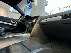 Black Audi A6 2008 in Riga, with an engine capacity of 3.00 L and mileage of 312 thousand km for 4490 €, photo 15 on AUTOMOTO.COM.LV